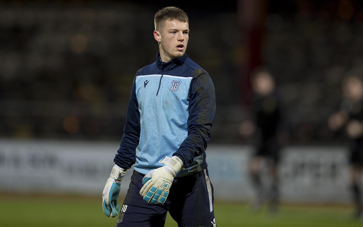 Harry signs new deal - Dundee Football Club - Official Website