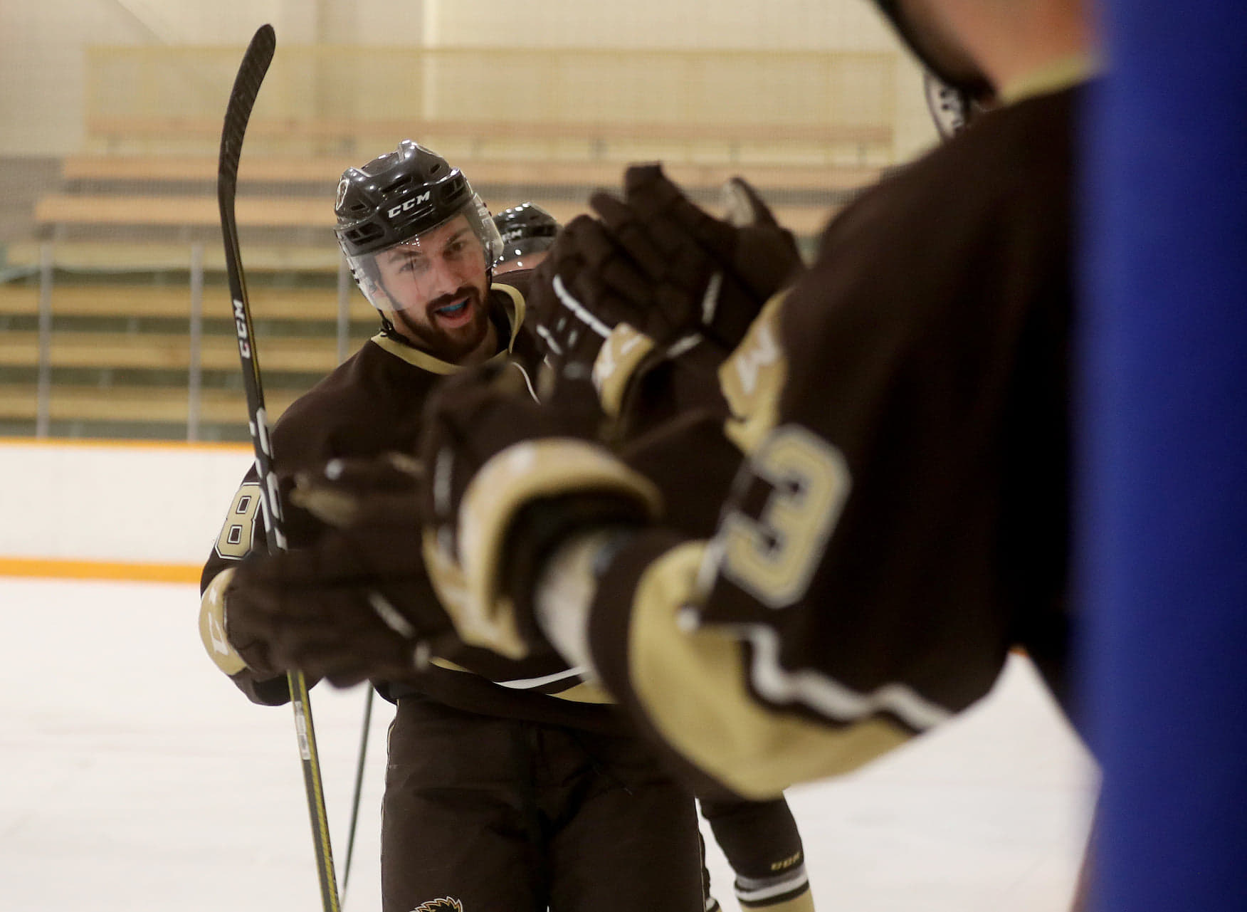 Stovin Signs with Stars - Dundee Stars