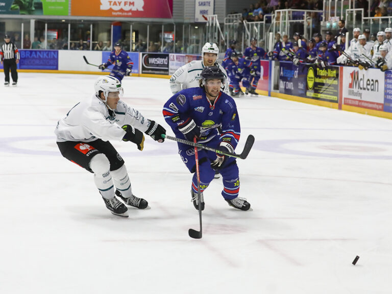 MASON PLEASED WITH STARS COMPETITIVE SPIRIT - Dundee Stars