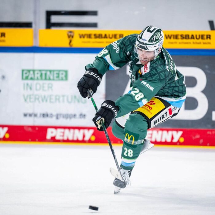 MACDONALD COMPLETES DEFENSIVE UNIT - Dundee Stars