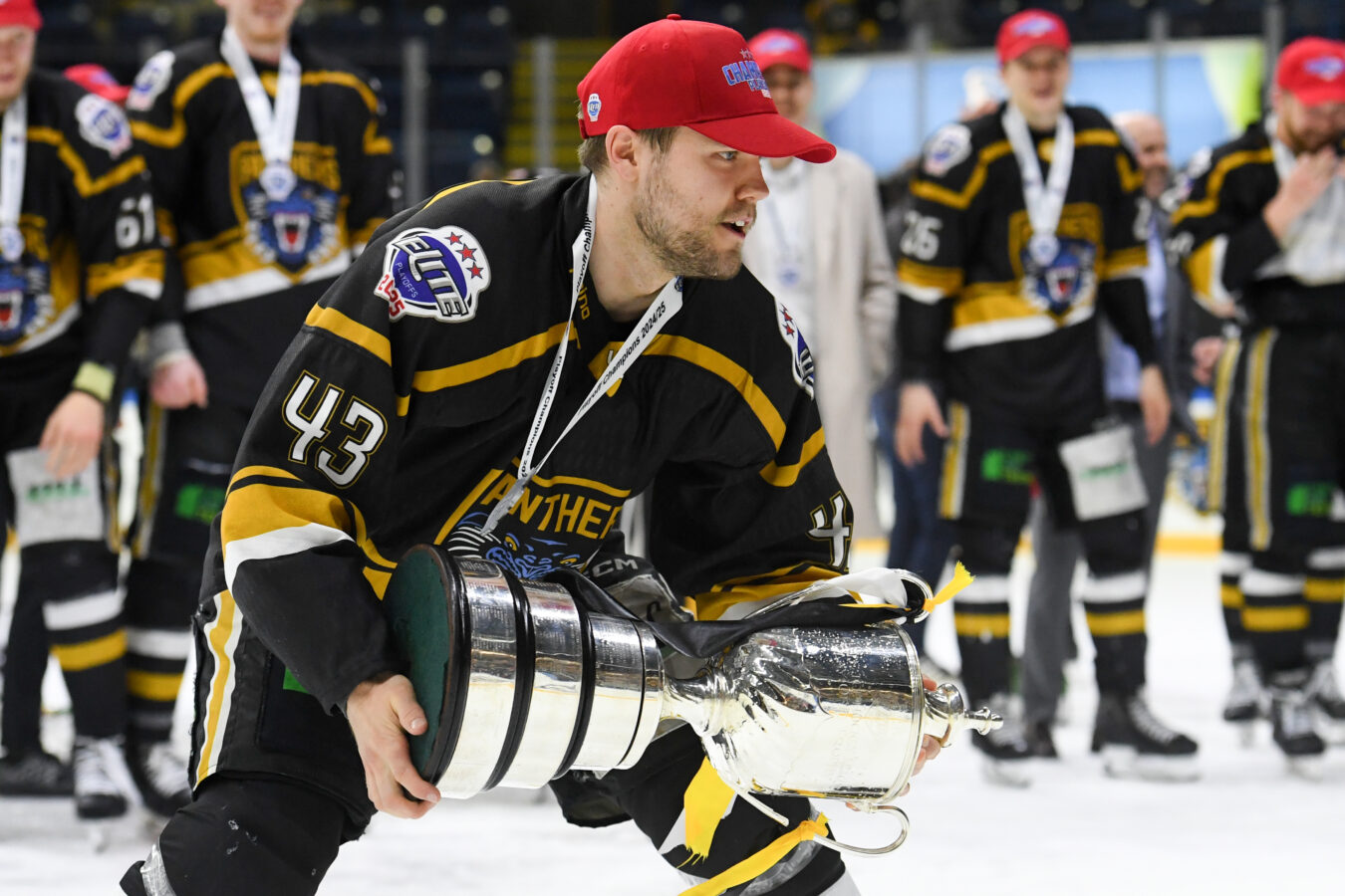 LEFEBVRE LURES PLAYOFF CHAMPION NIEMINEN NORTH TO DUNDEE - Dundee Stars