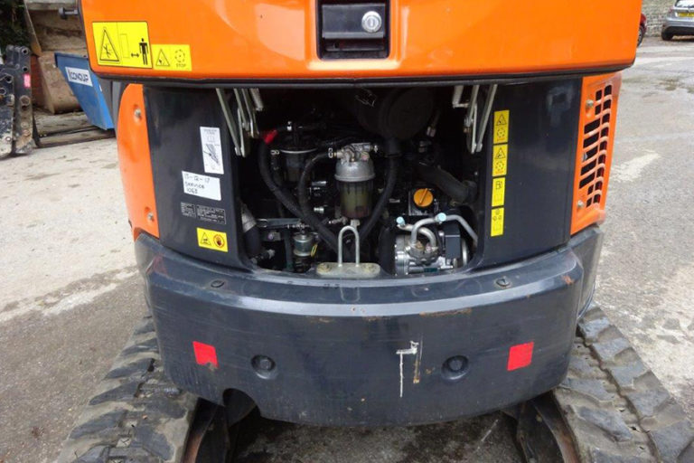 2015-Hitachi-ZX29U-E337-11 - Morris Leslie