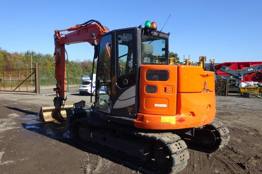 2016-Hitachi-ZX85-E352-10 - Morris Leslie