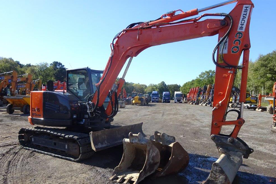 2016-Hitachi-ZX85-E352-15 - Morris Leslie