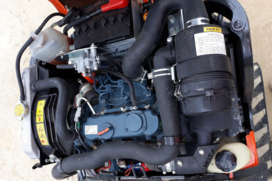 Kubota-K0008-3-MLP4942-Gallery-8 - Morris Leslie