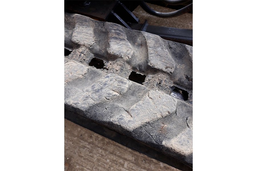 Kubota-K0008-3-MLP4942-Gallery-10 - Morris Leslie