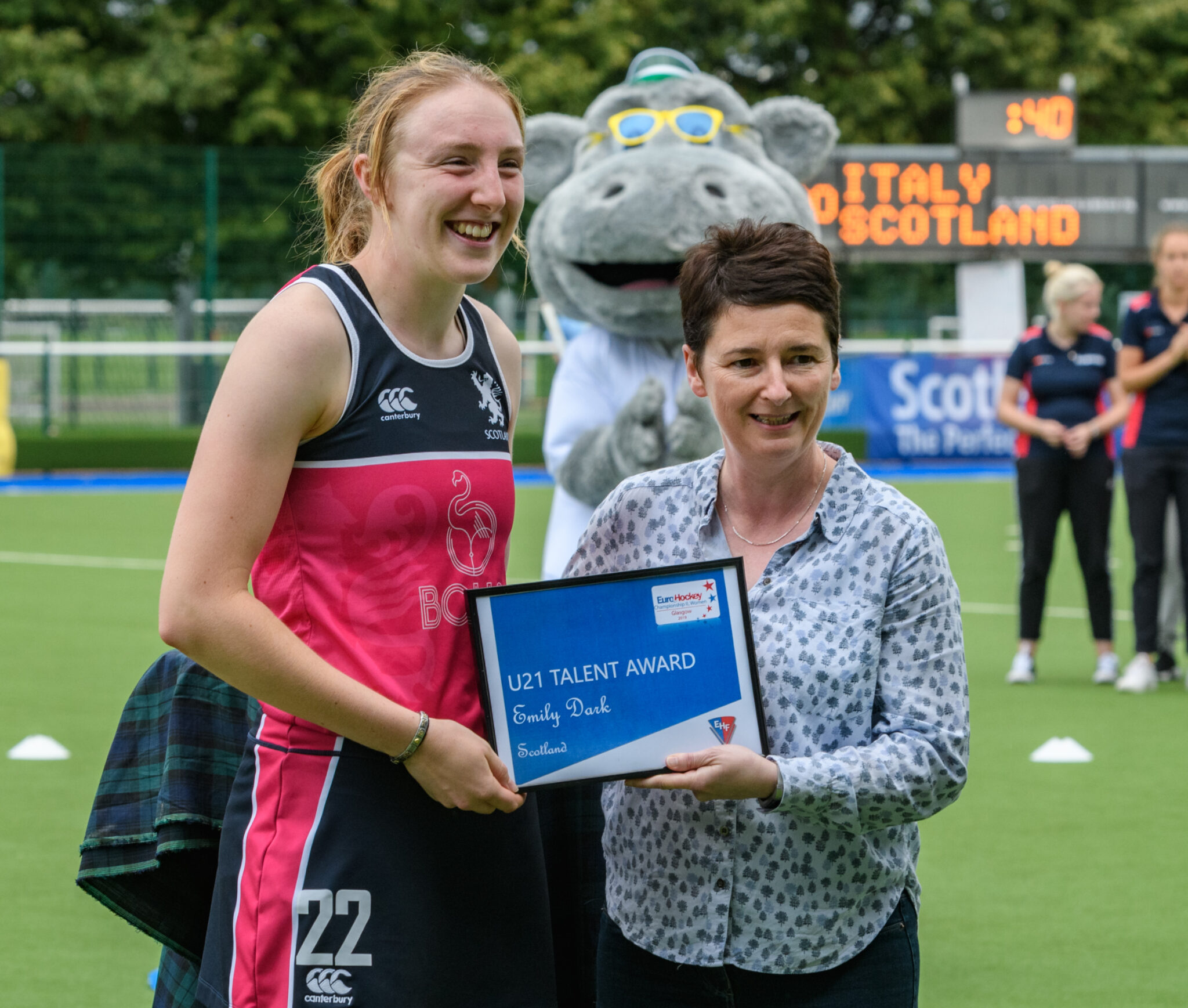 Emily Dark invited to train with GB women - Scottish Hockey