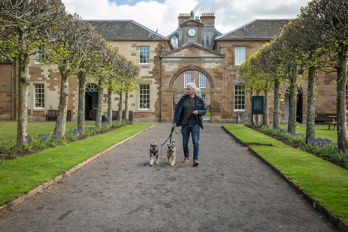 A Dog Friendly Visit to Montrose | Visit Angus